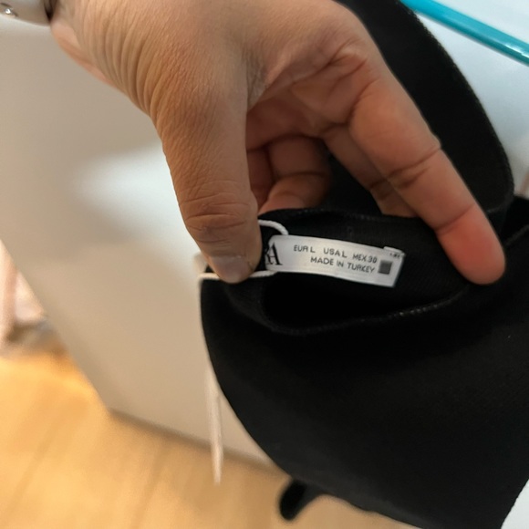 Zara | Tops | Zara Black Crop Top With Under Chest Cut Out Size L With ...